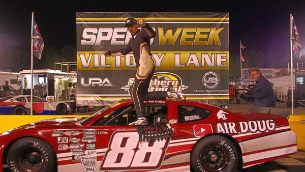 ‘Air Doug’ makes 2nd round in Late Model Speedweek