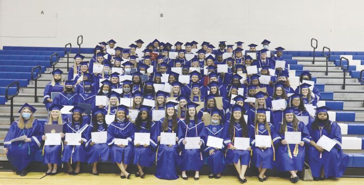 Hunt High School holds senior awards day