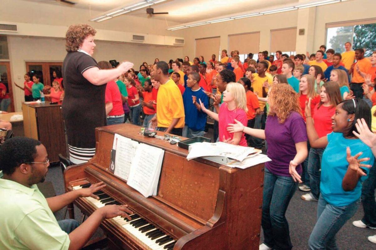 Hunt High School auditorium named after retired choral director Susan ...