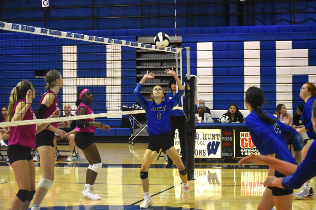 Hunt sweeps Fike, punches ticket to QCC title game