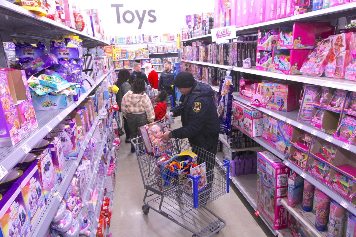 Shopping cops fill Christmas toy lists