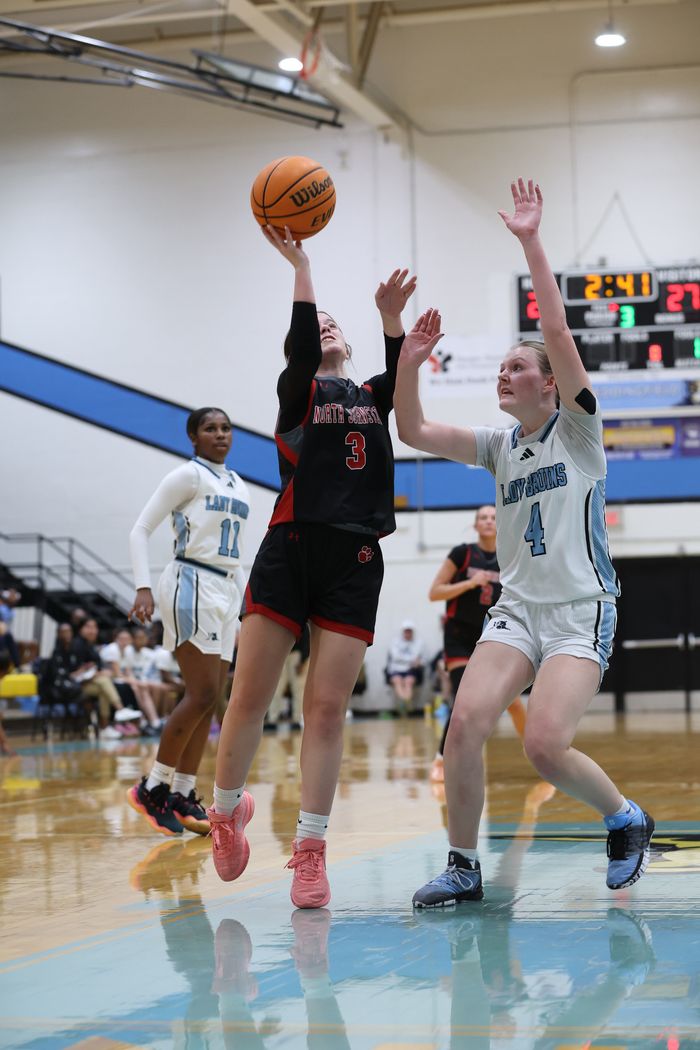 NJ girls stifle Beddingfield in 4th, 43-33