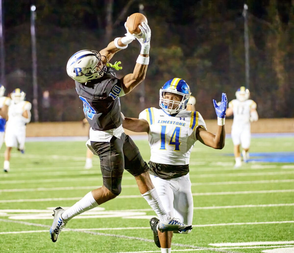 BULLDOG RUNBACK: Another tough loss leaves Barton back at .500