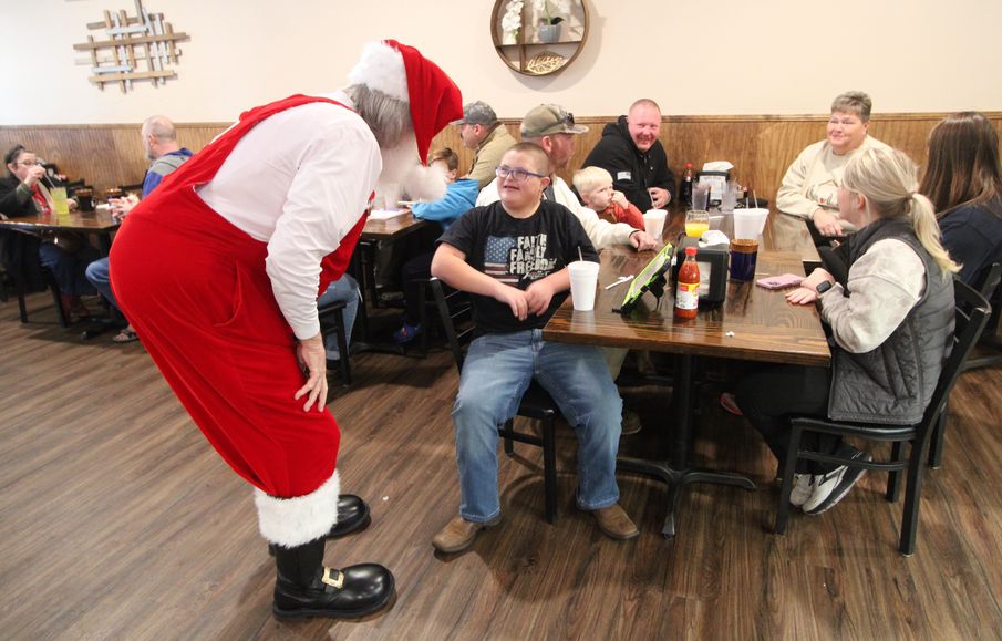Santa stops by for breakfast