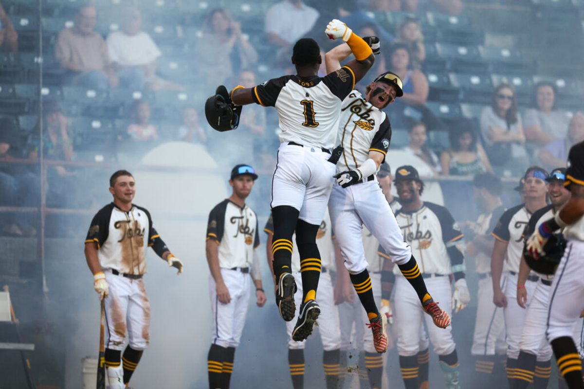 Rolling Tobs grill Sharks 7-1 to seize CPL East lead