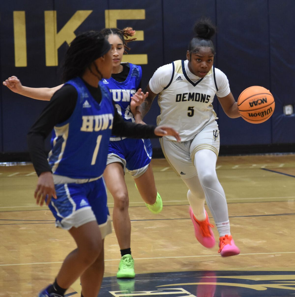 Unbeaten, unflappable Fike decks Hunt in QCC semis