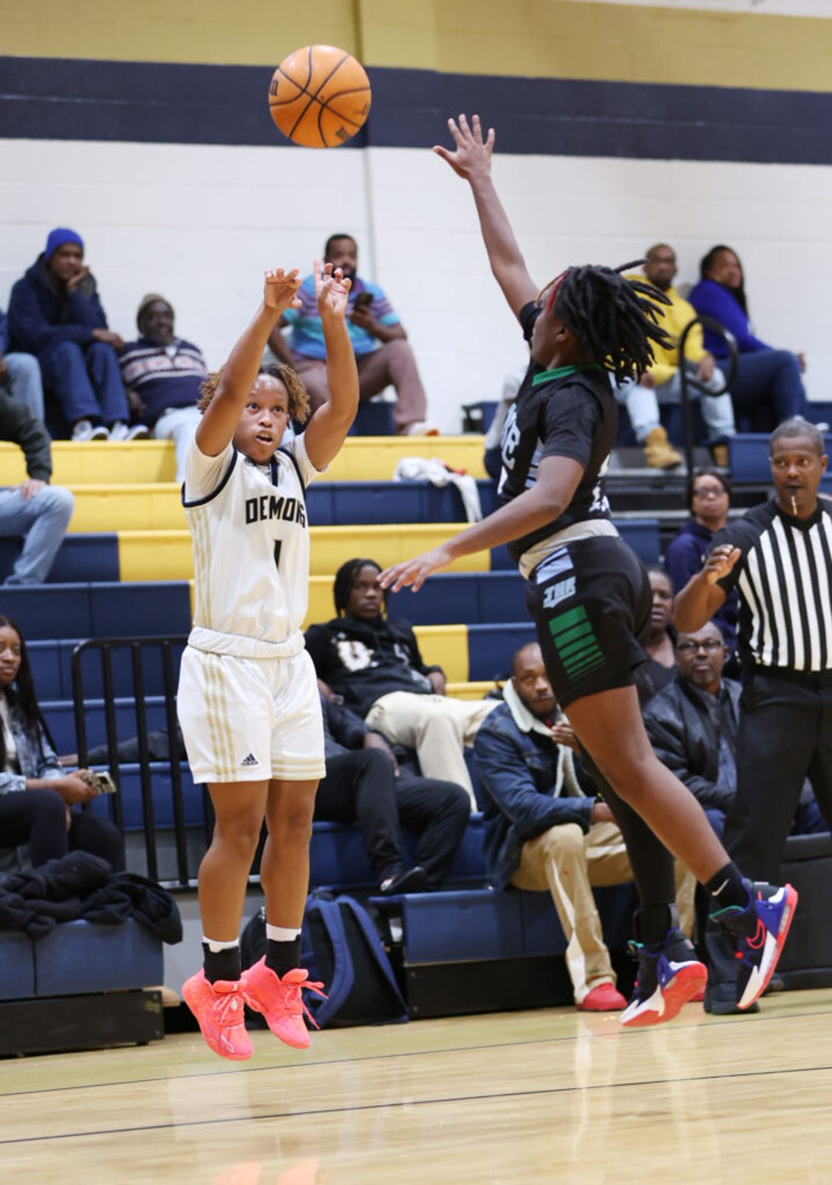 Brewington's big night keys Fike past Rose