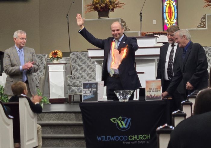 Wildwood FWB Church celebrates with note-burning service