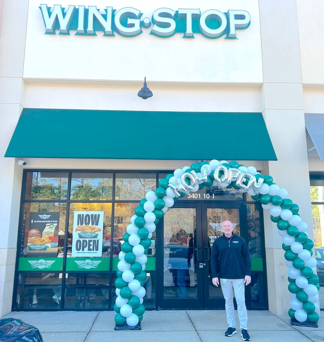 Wingstop opens to a crowd in Wilson