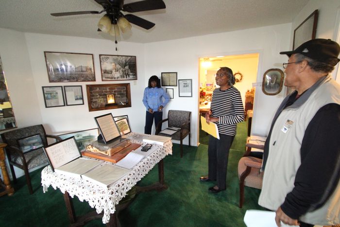 Family pays tribute to former enslaved soldiers