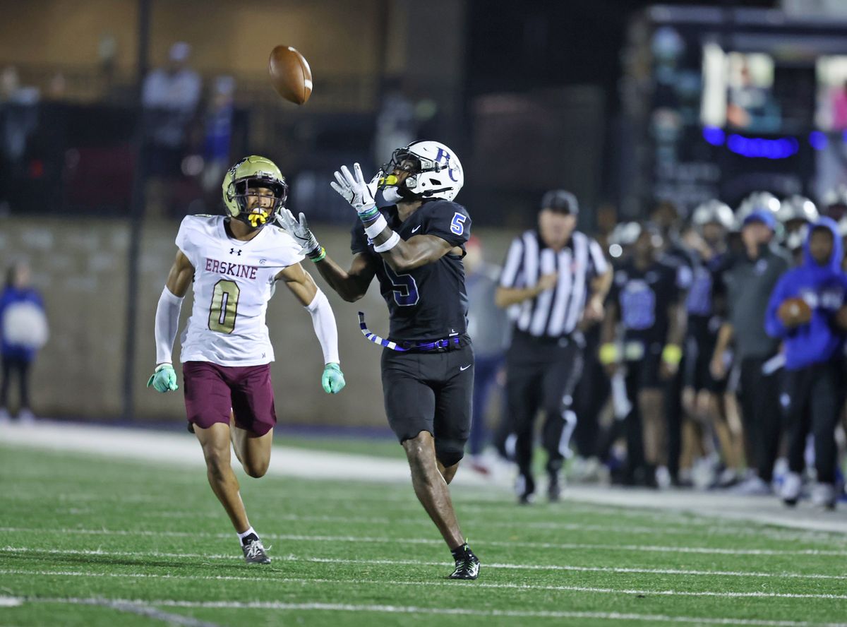 Jacobs, Parrish lead Bulldogs to Senior Day rout of Erskine