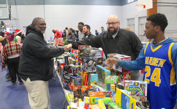‘Faces light up’: Children treated at Christmas in the South
