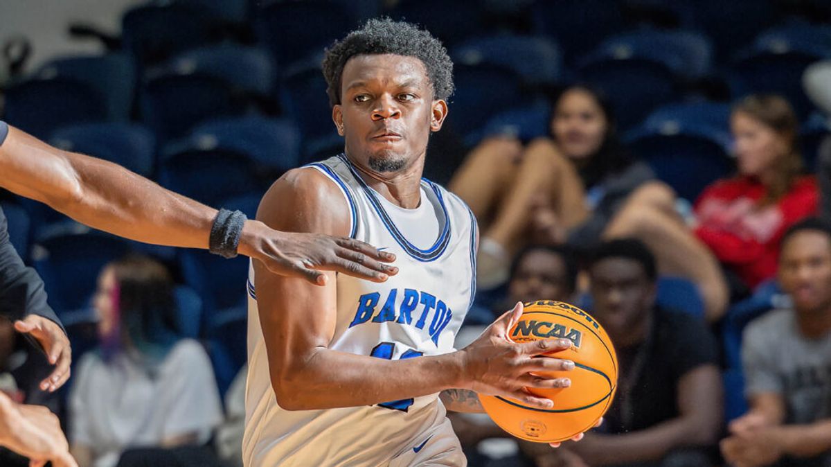 Bulldogs zap VSU for 4th straight win