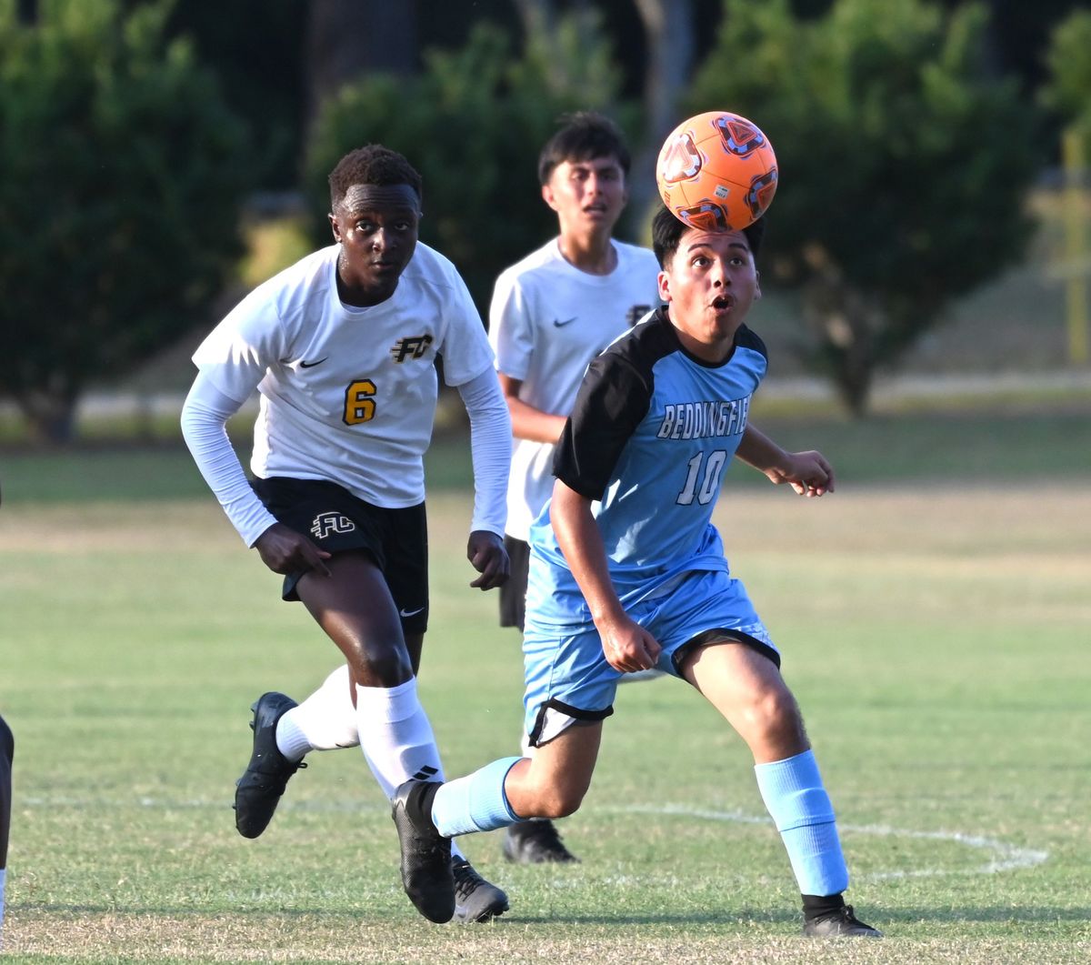 Bruins squeeze past Jaguars in EPC opener