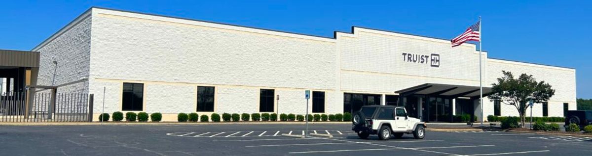 Truist to close Forest Hills Road office building