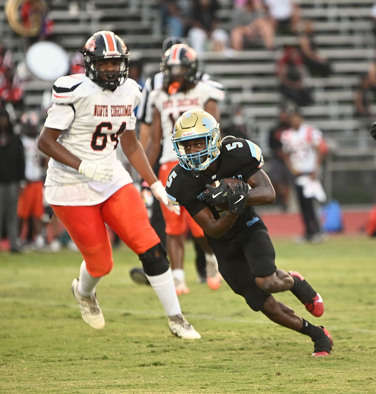 Bruins break into win column in spectacular fashion vs. Warr...