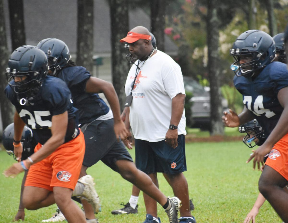 Tigers duck rain, not hitting as practice heats up