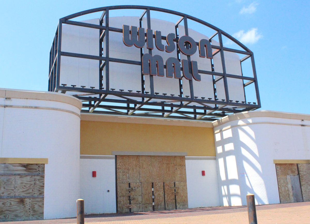 Council OKs mall demolition bid; mall should come down by end of June