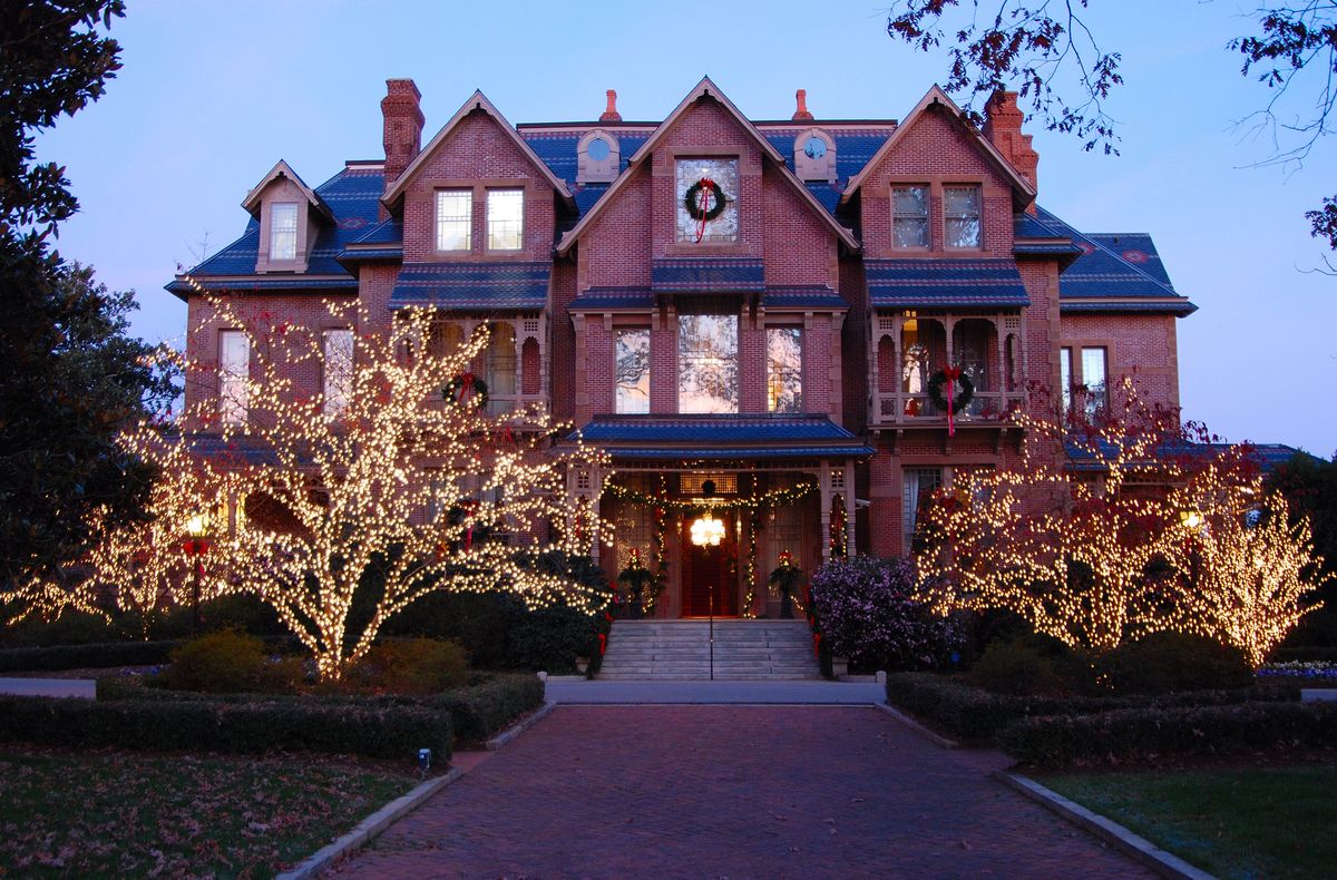 Executive Mansion welcomes guests for Holiday Open House