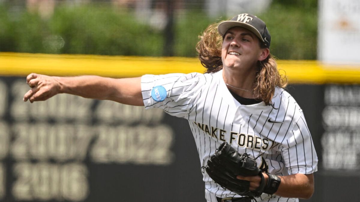 Lowder, Halvorson top list of Hot Stove award recipients