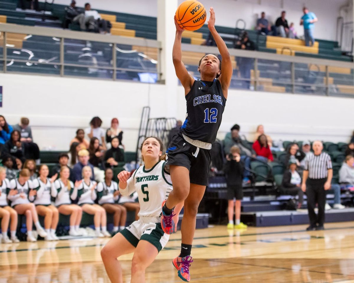 Chelsea improves to 15-0, holds off Mountain Brook