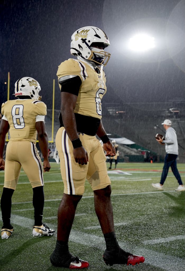 Fulfilling the prophecy: Moody runs over Vigor as Jake Ganus leads Blu...