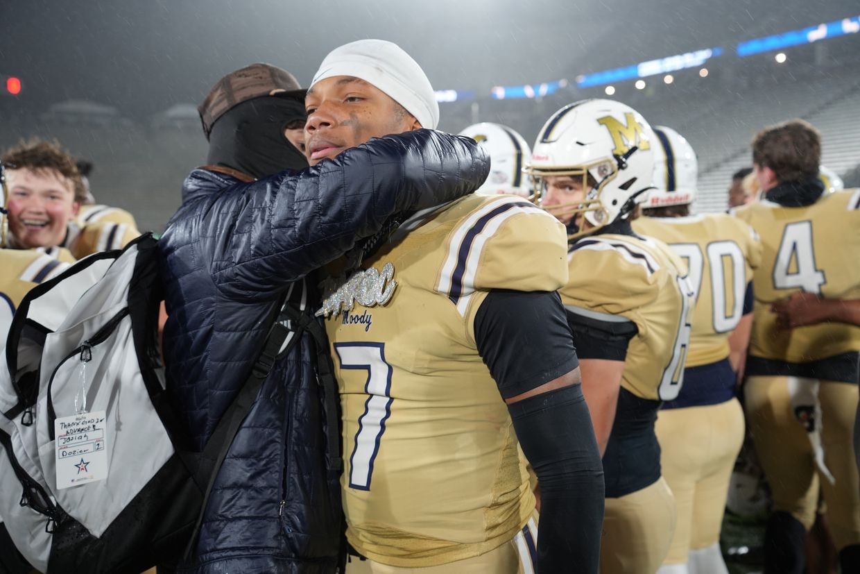 Fulfilling the prophecy: Moody runs over Vigor as Jake Ganus leads Blu...