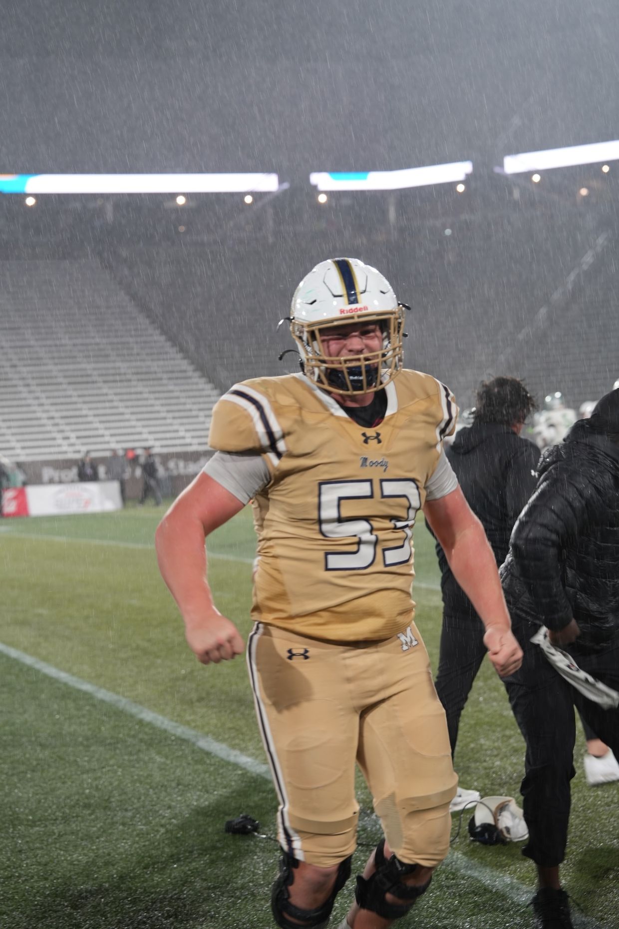 Fulfilling the prophecy: Moody runs over Vigor as Jake Ganus leads Blu...