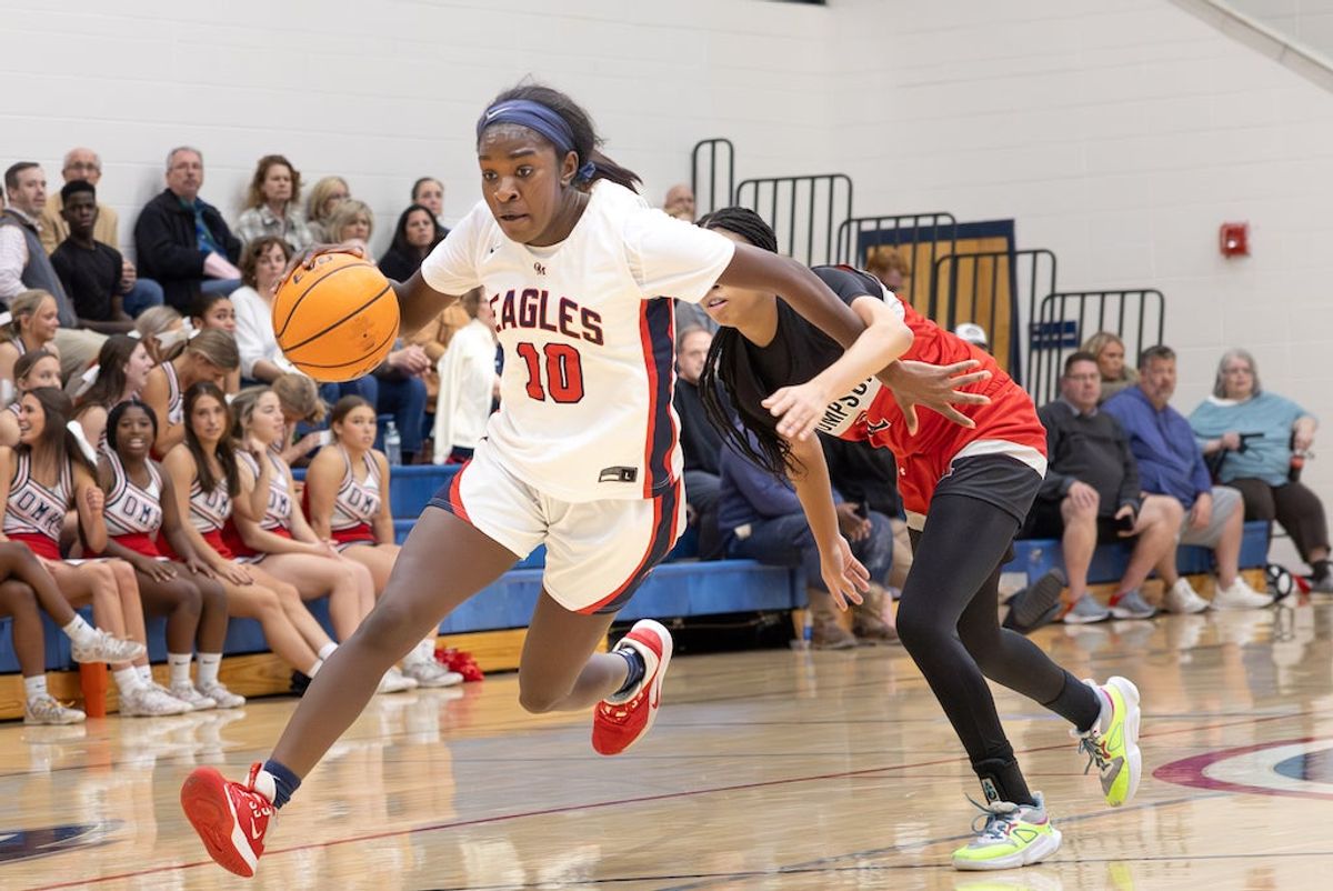 Oak Mountain pulls away late to beat Spain Park as Whitaker,...