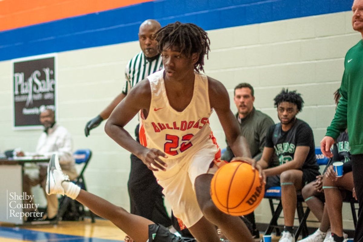 Montevallo scores 100 in balanced area win