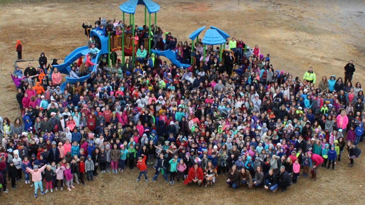 Chelsea Park Elem. celebrates opening of new playground