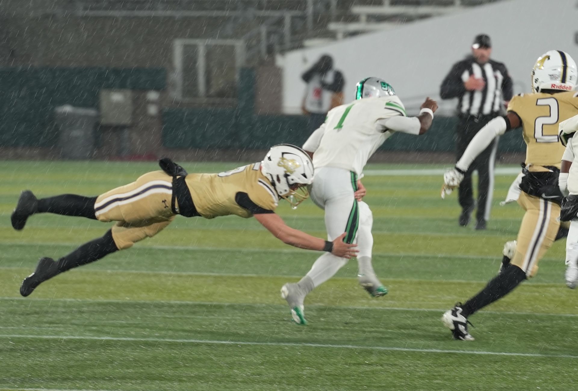 Fulfilling the prophecy: Moody runs over Vigor as Jake Ganus leads Blu...