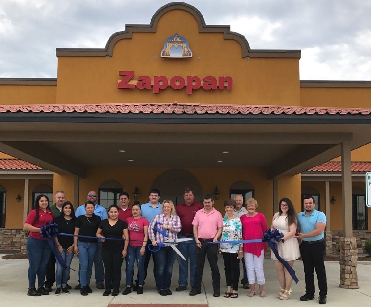 Ribbon cutting held for Calera's new Zapopan restaurant