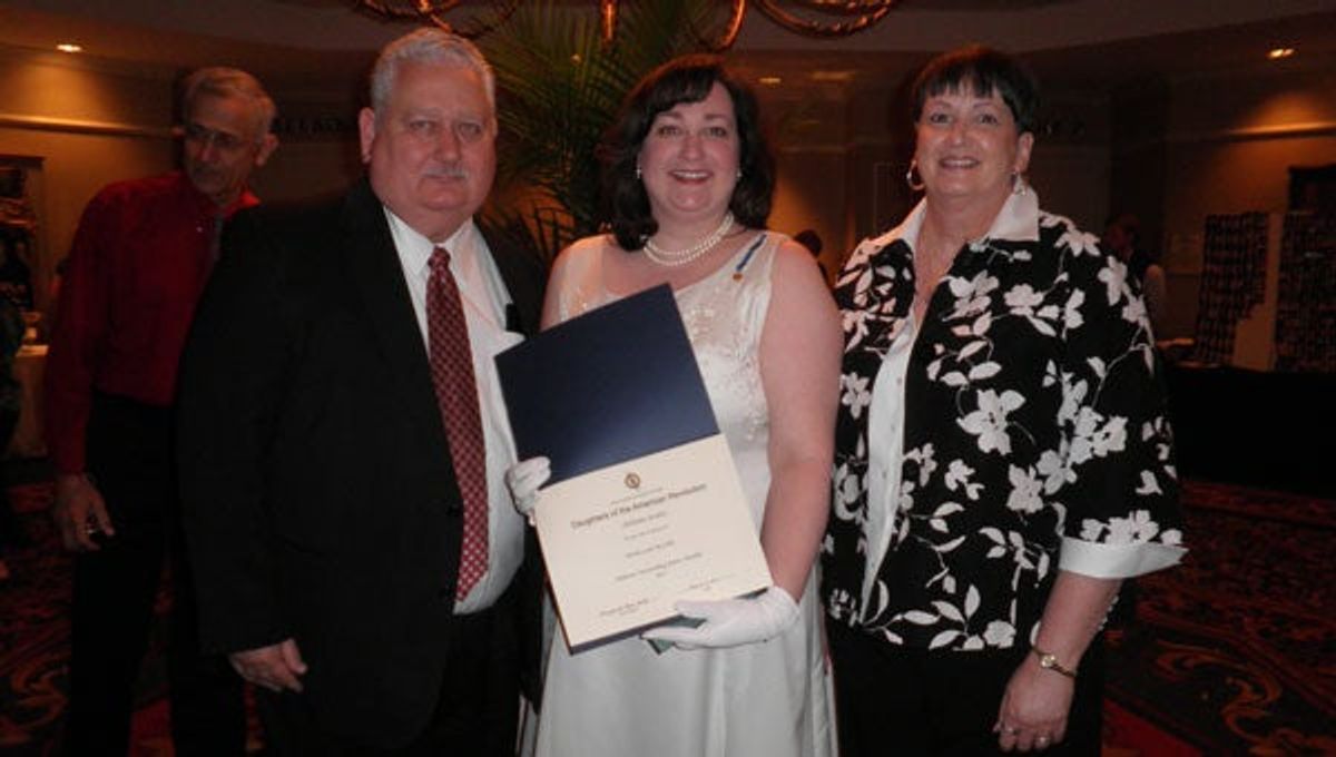 McCully wins Alabama's DAR Outstanding Junior award