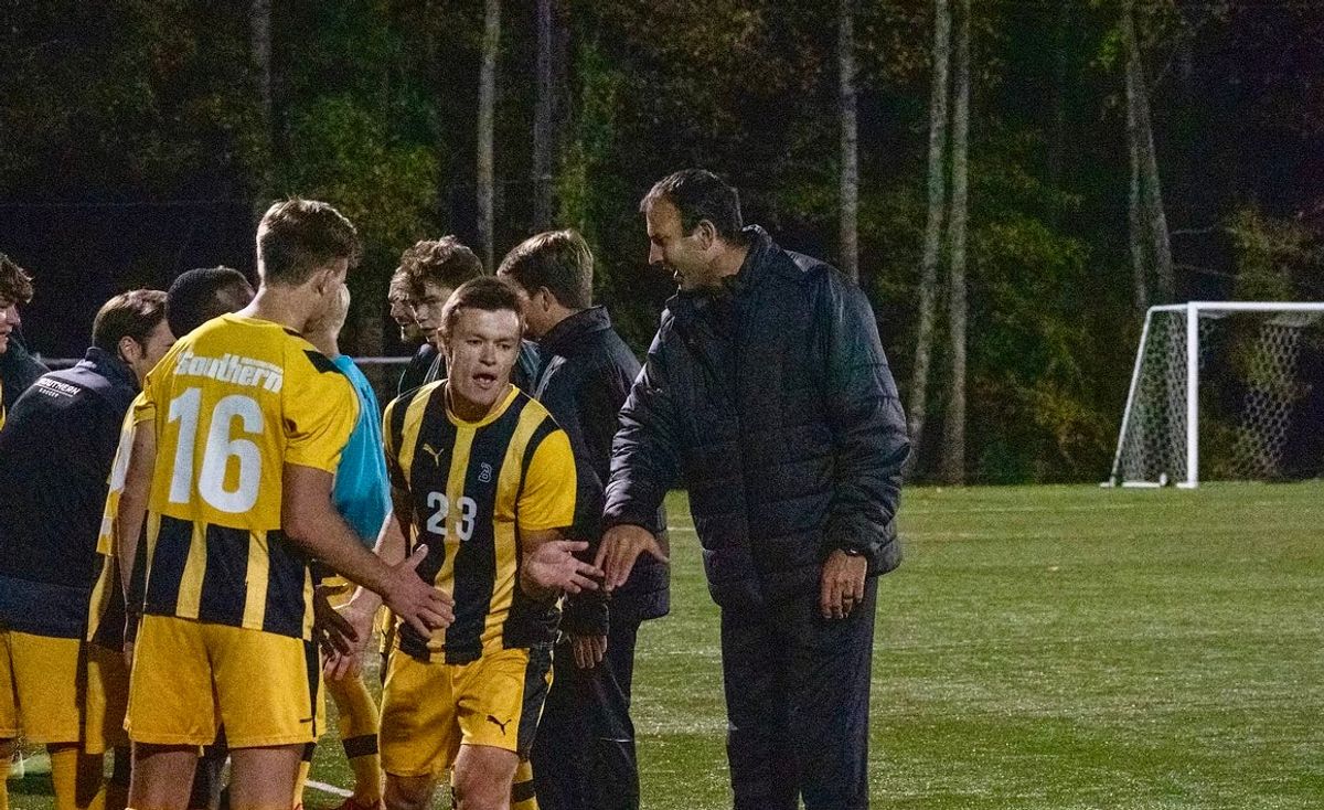 Thompson promotes Greg Vinson to head boys soccer coach, Ale...