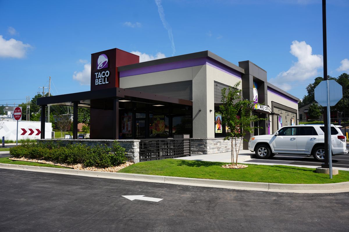Chelsea's relocated Taco Bell officially opens on Highway 28...