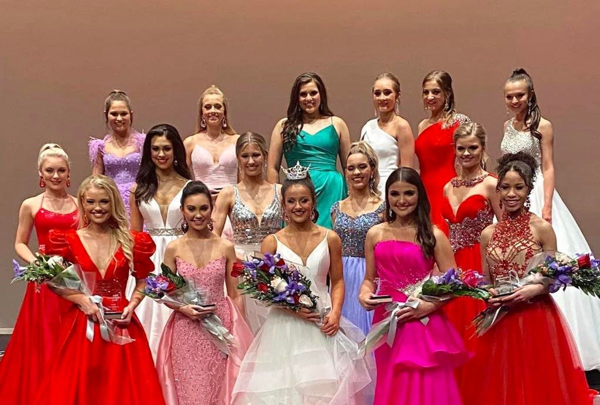 Grier Feldman to host Miss Merry Christmas Pageant