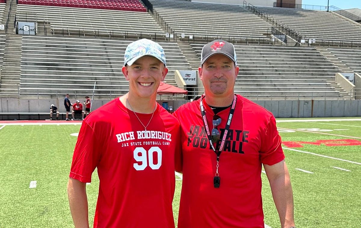 HHS kicker Austin Lewis shares his favorite things about playing footb...