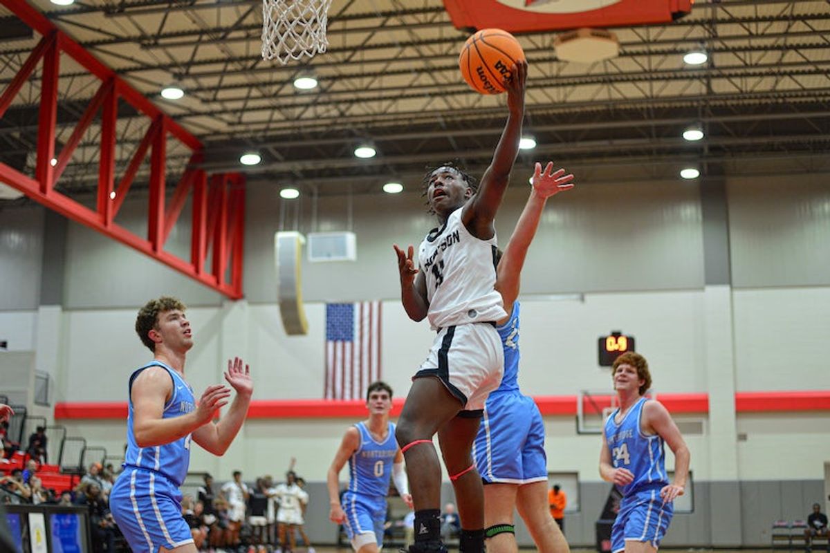 Thompson men's basketball 1-0 after season opener