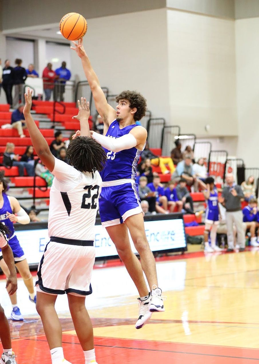 Thompson sweeps season series over Chelsea