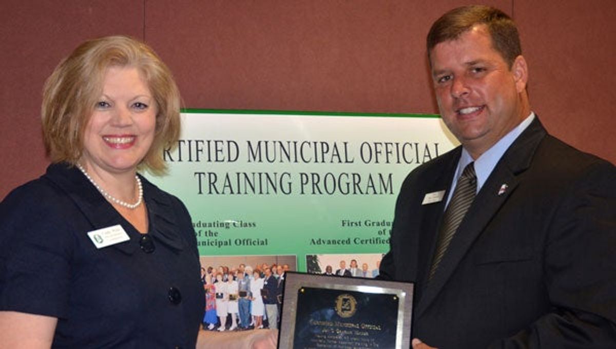 Mayor Graham receives accreditation