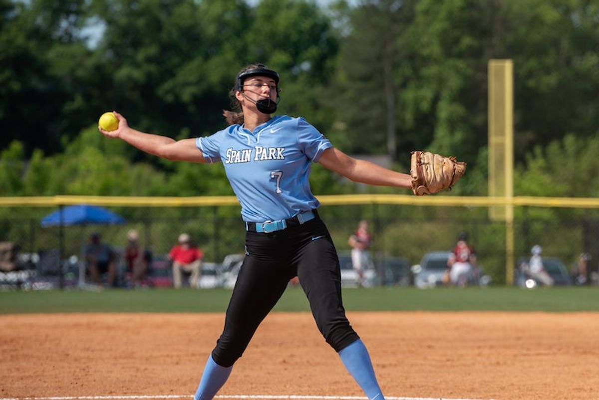 Spain Park softball goes 2-1 at Hillcrest tournament