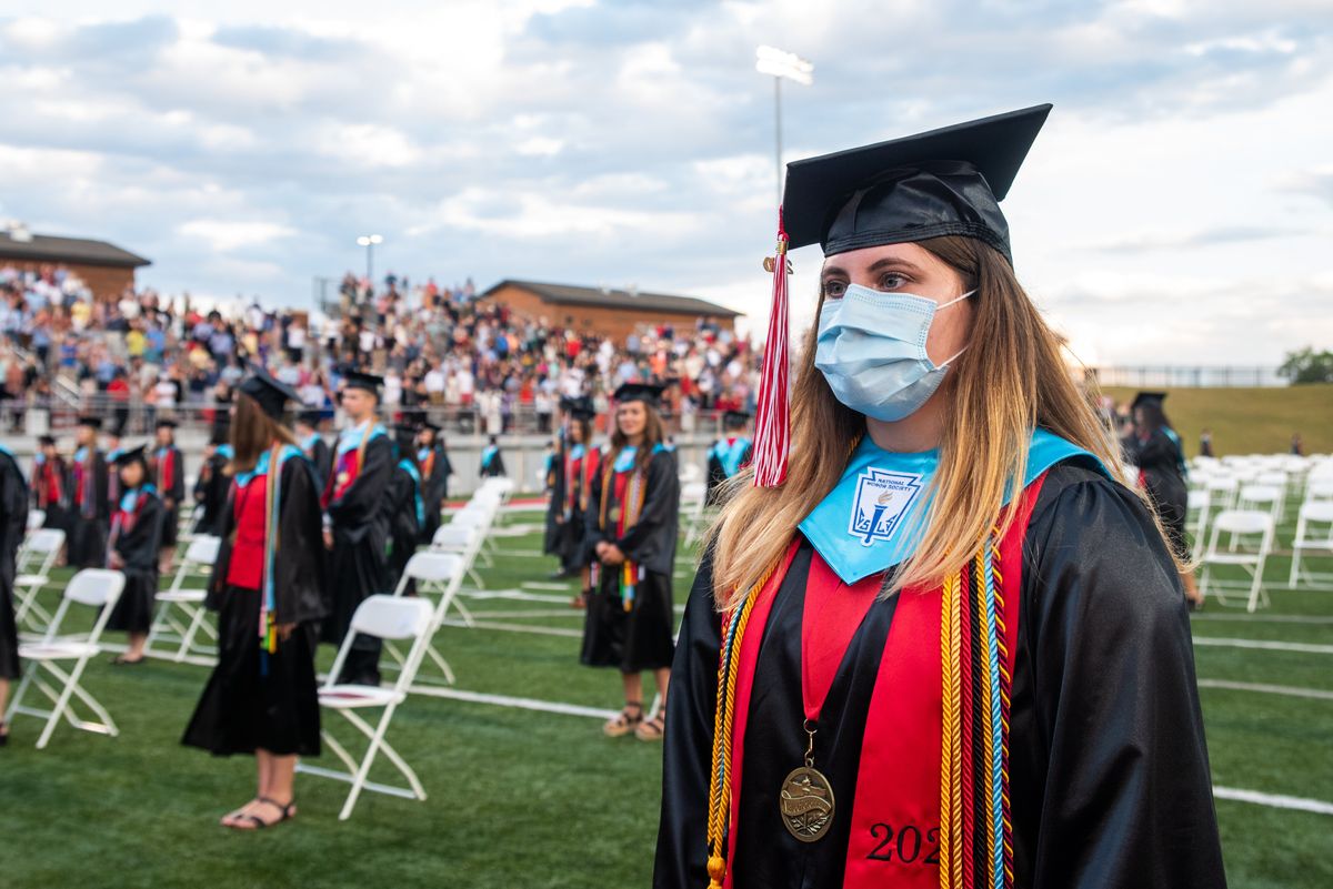 PHOTO GALLERY: Thompson Graduation