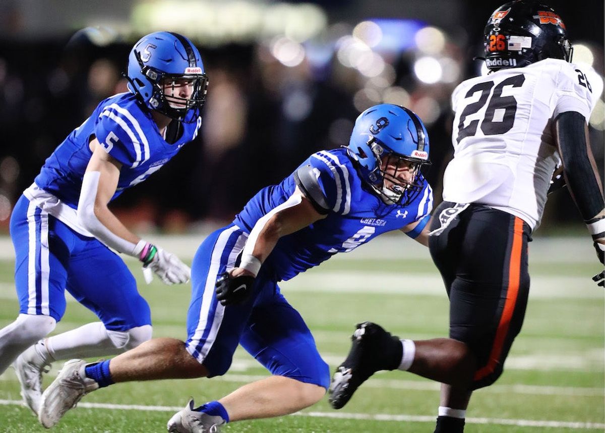 Chelsea falls behind to Hoover running game in loss