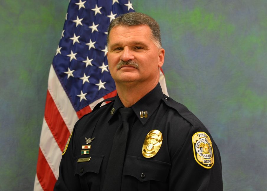 Hoover Police Department Assistant Chief Norman McDuffey retires