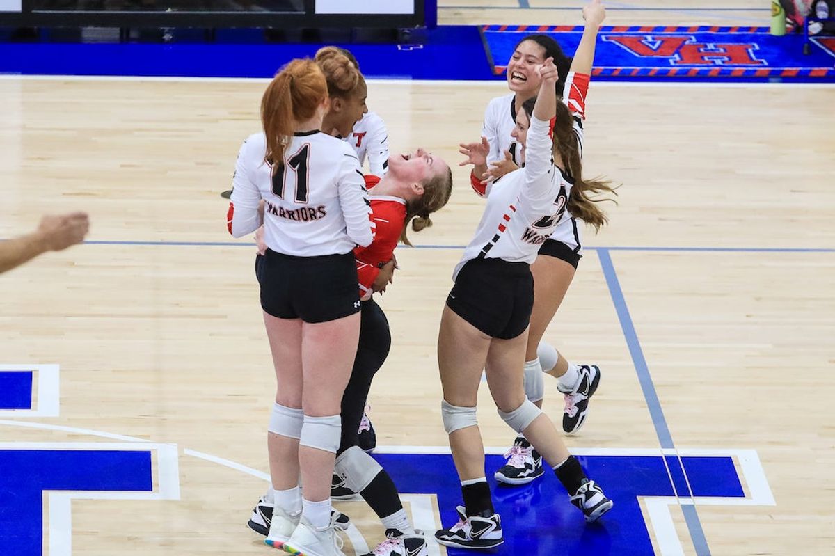 Thompson sweeps Chelsea in season opening match