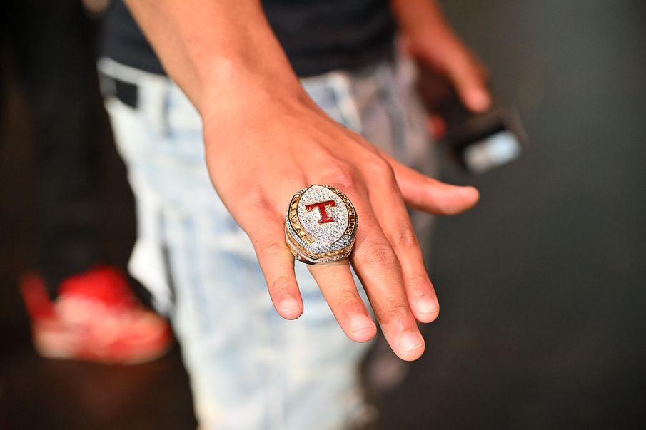 Thompson honors football state champions with ring ceremony