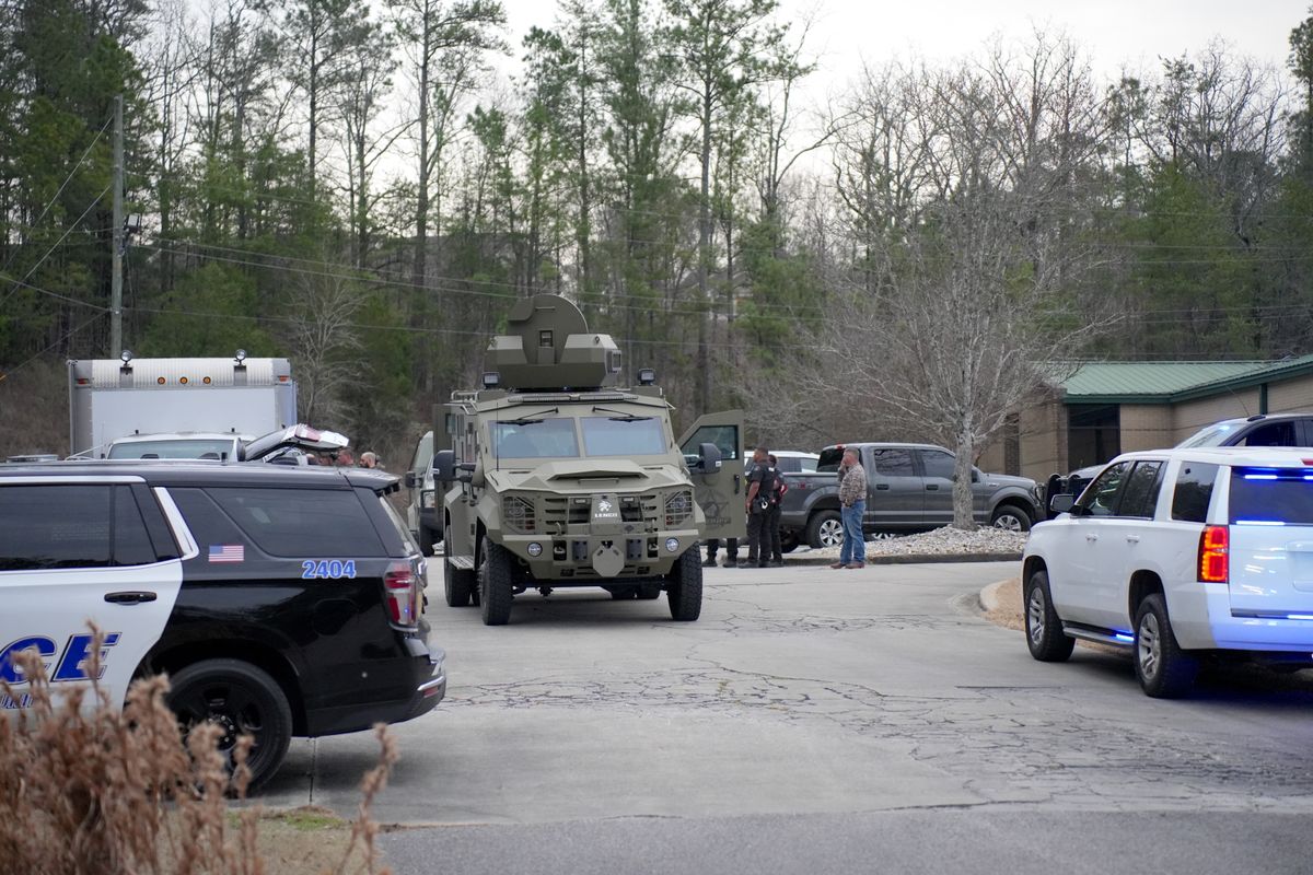 UPDATE: Shooter in Columbiana apprehended, officer recoverin...
