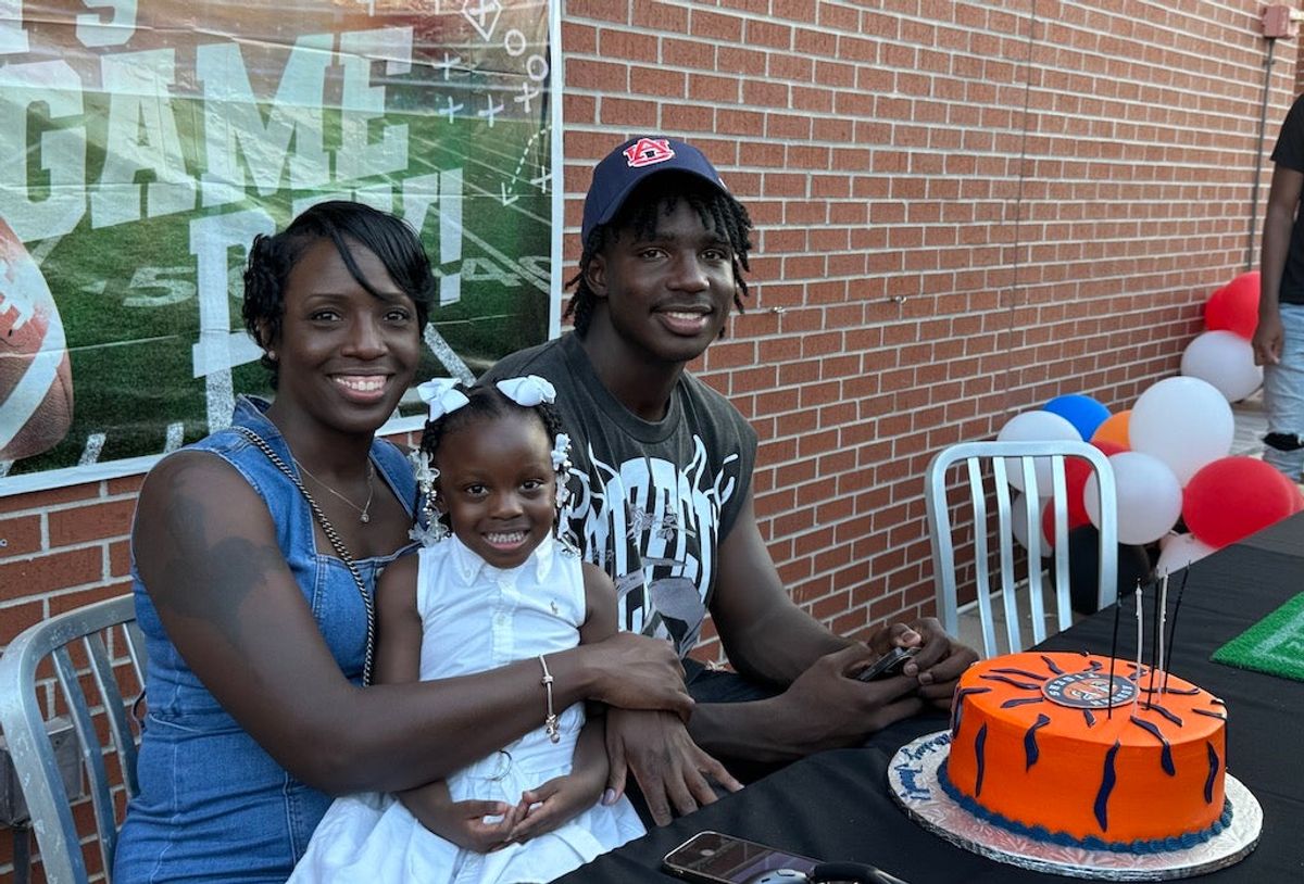Thompson's Jared Smith commits to Auburn, third Warrior in s...