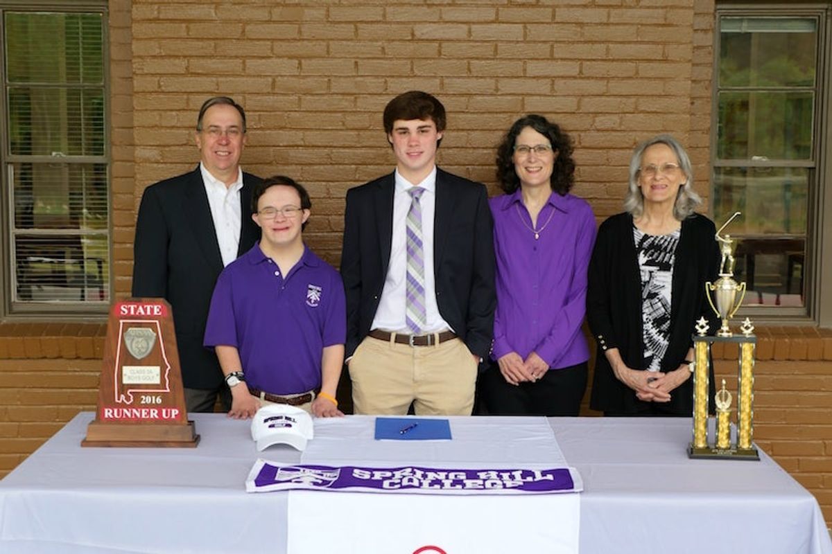 Indian Springs' Pete Schilli signs golf scholarship with Spring Hill